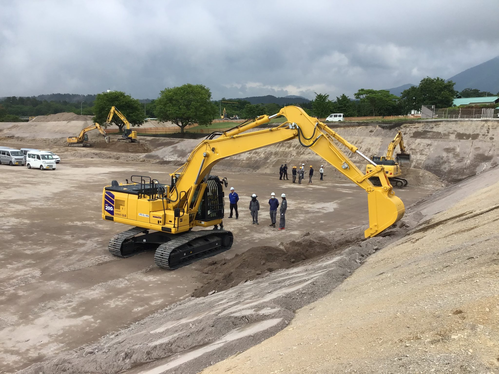 テクノレンタル | PC200i-12型 ICT現場見学・体験会